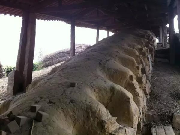 Wood fired Dragon Kilns [1] (龙窑, long yao) are large [2] wood-burning ...